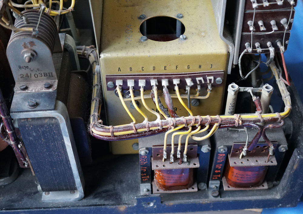 テレフンケン Telefunken Ela V404/3 パワーアンプ RS241 RE604 テレフンケン真空管使用 現状品 ジャンク 一台 の落札情報詳細| ヤフオク落札価格情報 オークフリー